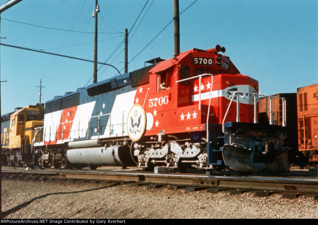 Bicentennial ATSF 5700